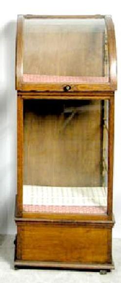 Display Case; Canes, Jorgeson & Co, Curved Glass, Oak, 19 inch.