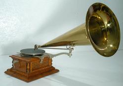 Phonograph; Universal Talking Machine Co, Zonophone, Grand Opera, Brass ...