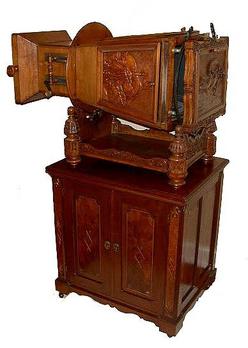 Viewer; Megalethoscope, Carlo Ponti, Walnut Base, Views.