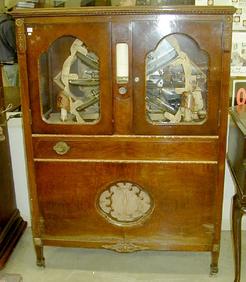 Phonograph; Mills Novelty, Automatic, Ferris Wheel Mechanism, Mahogany ...