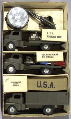 Toy Truck; Structo, USA Combat Convoy, No 520, 17 Pieces, Original Box.