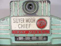 Slot Machine; Jennings, Silver Moon Chief, 3 Reel, 5 Cent.