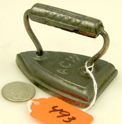 Sad Iron; ACW, Cast Iron, Spade Shape, Block Grip, 3 inch.