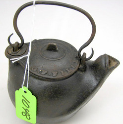 Kettle; Filley (GF), Tea, Cast iron, Miniature.