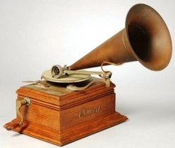 Phonograph; Universal Talking Machine Co, Zonophone, Concert, Brass Horn.