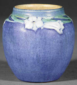 Newcomb College Pottery; Simpson (Anna Frances), Vase, Narcissus, 3 inch.