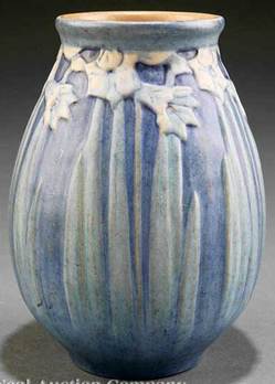 Newcomb College Pottery; Simpson (Anna Frances), Vase, Narcissus, 7 inch.