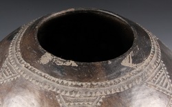 Pottery; African, Makonde, Tanzania & Mozambique, Tapered Ovoid ...