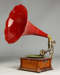 Phonograph; Pathe, Pathephone Model D, Disc, Painted Horn.